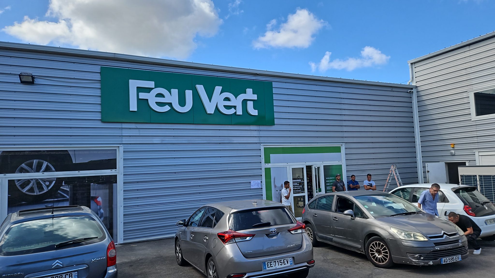 Feu Vert ouvre un nouveau centre auto à Saint-Pierre, La Réunion - Feu Vert