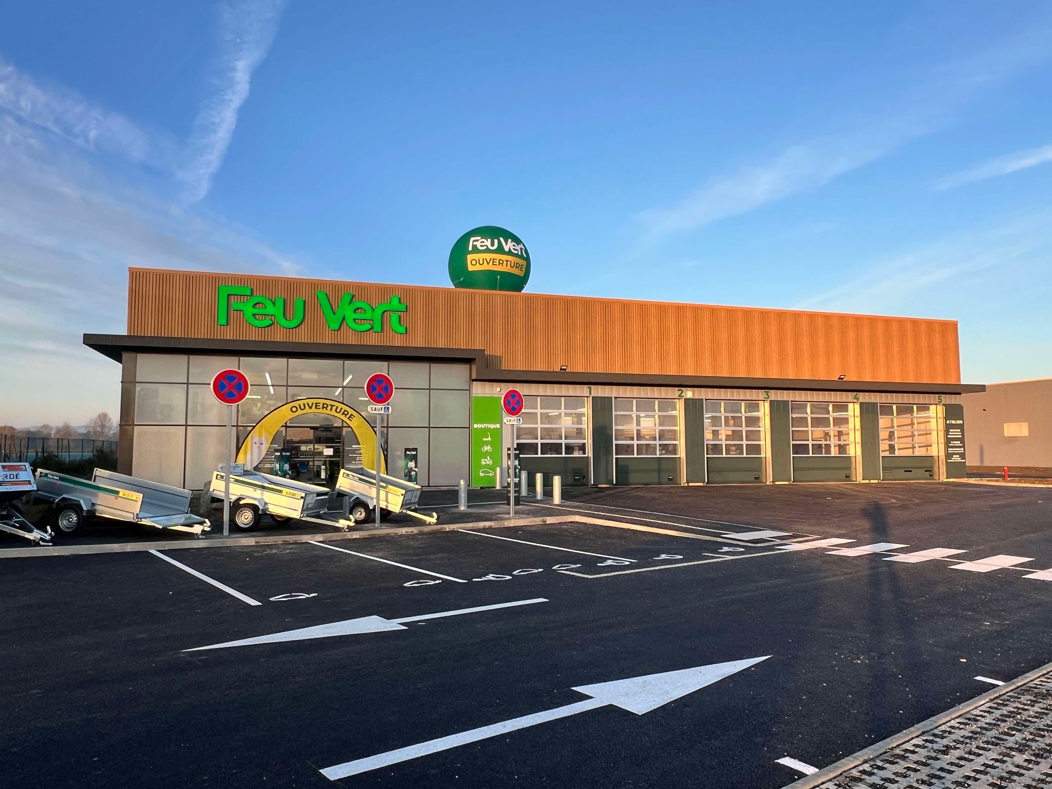 Feu Vert, l’automobile sans frontières - Feu Vert